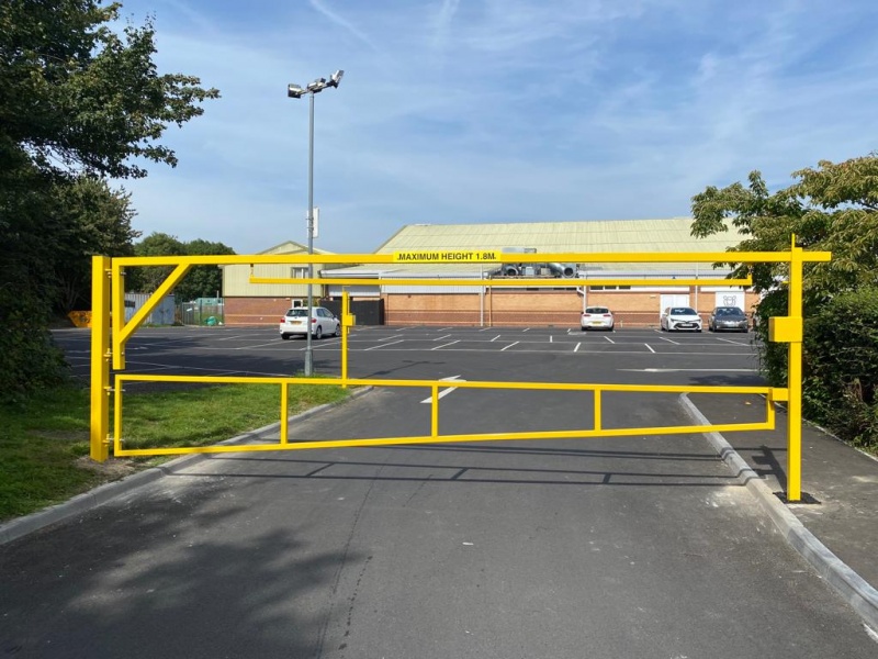 Fixed Height Barrier with Lower Gate - CYCLERAX.co.uk
