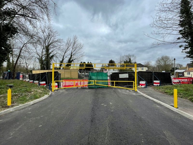 Fixed Height Barrier (Ladder Style) with Lower Gate - CYCLERAX.co.uk